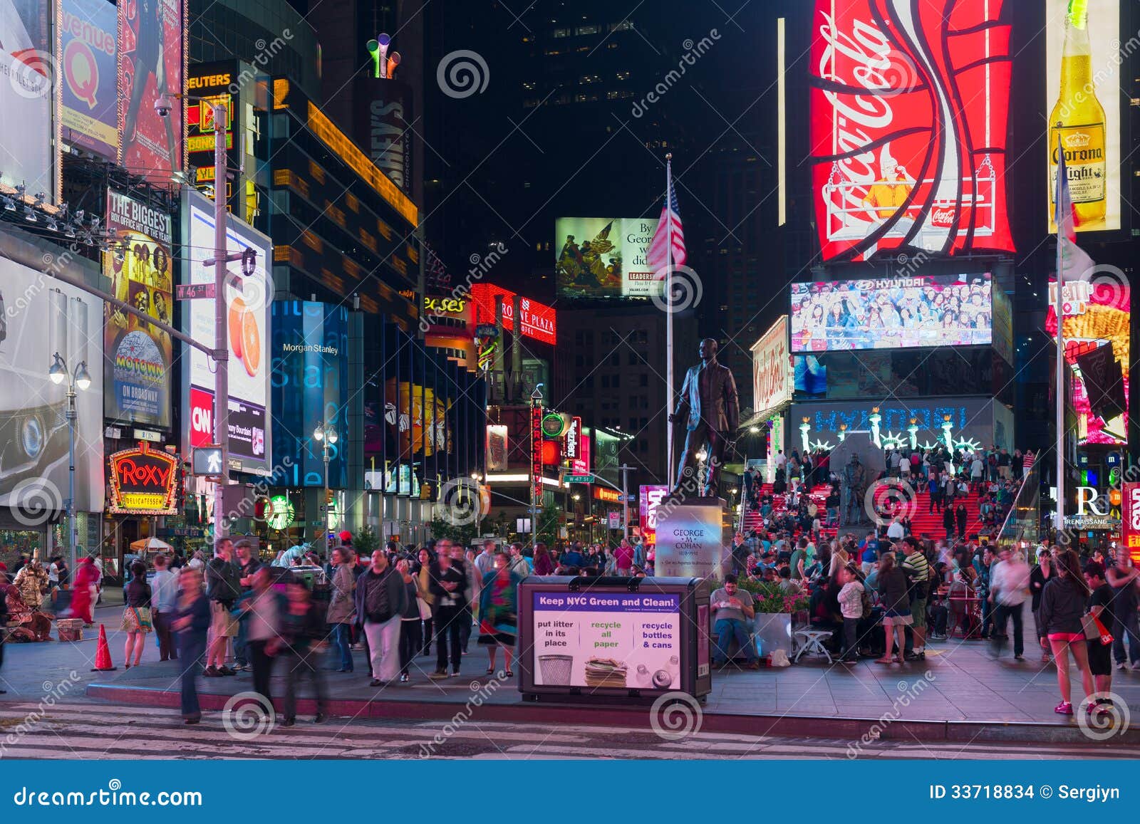 Toeristen op Times Square redactionele stock afbeelding. Image of ...