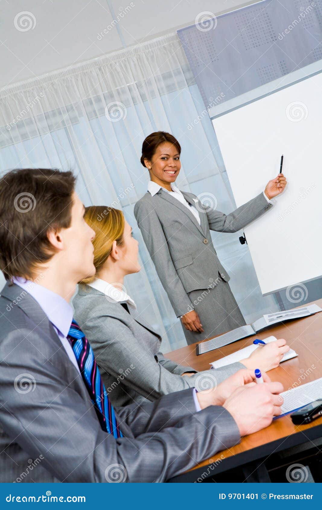 Toespraak stock afbeelding. Image of professioneel, mensen - 9701401