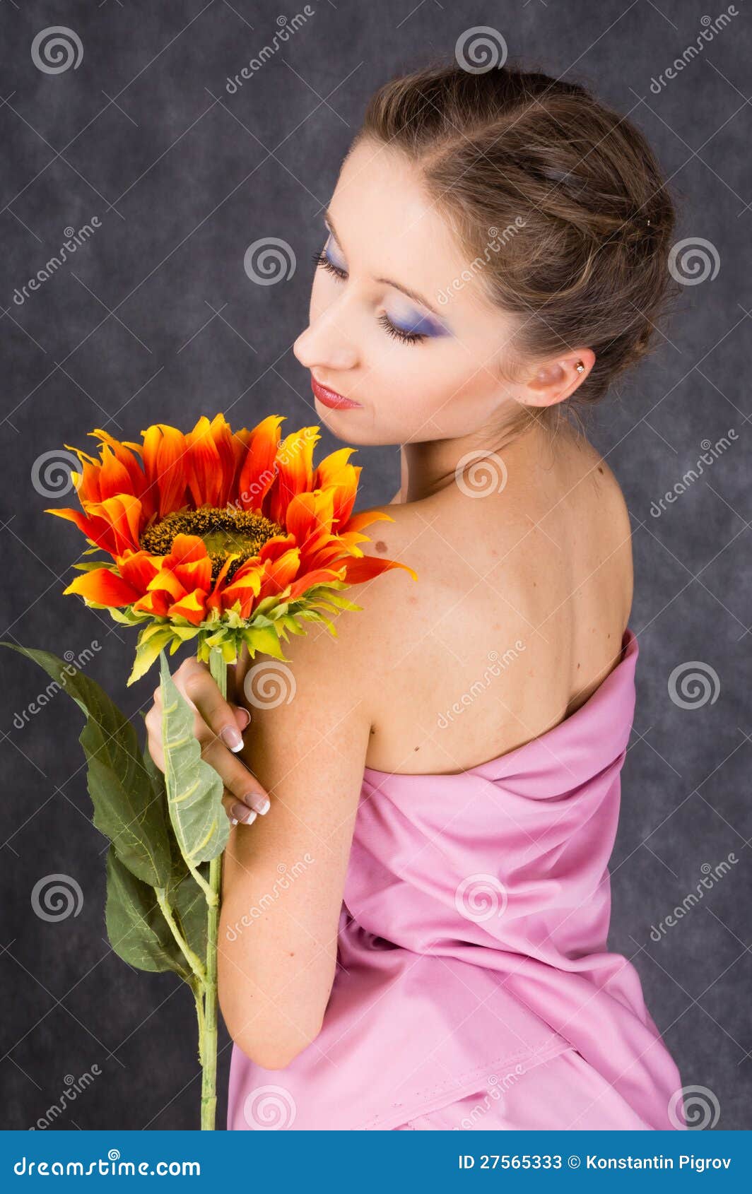 Toga and sunflower stock image. Image of leisure, model - 27565333