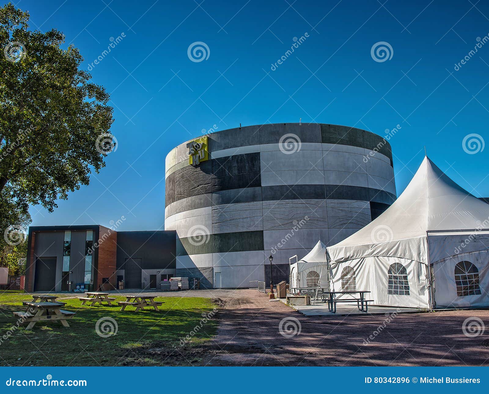 TOHU center editorial photo. Image of tohu, room, theme - 80342896