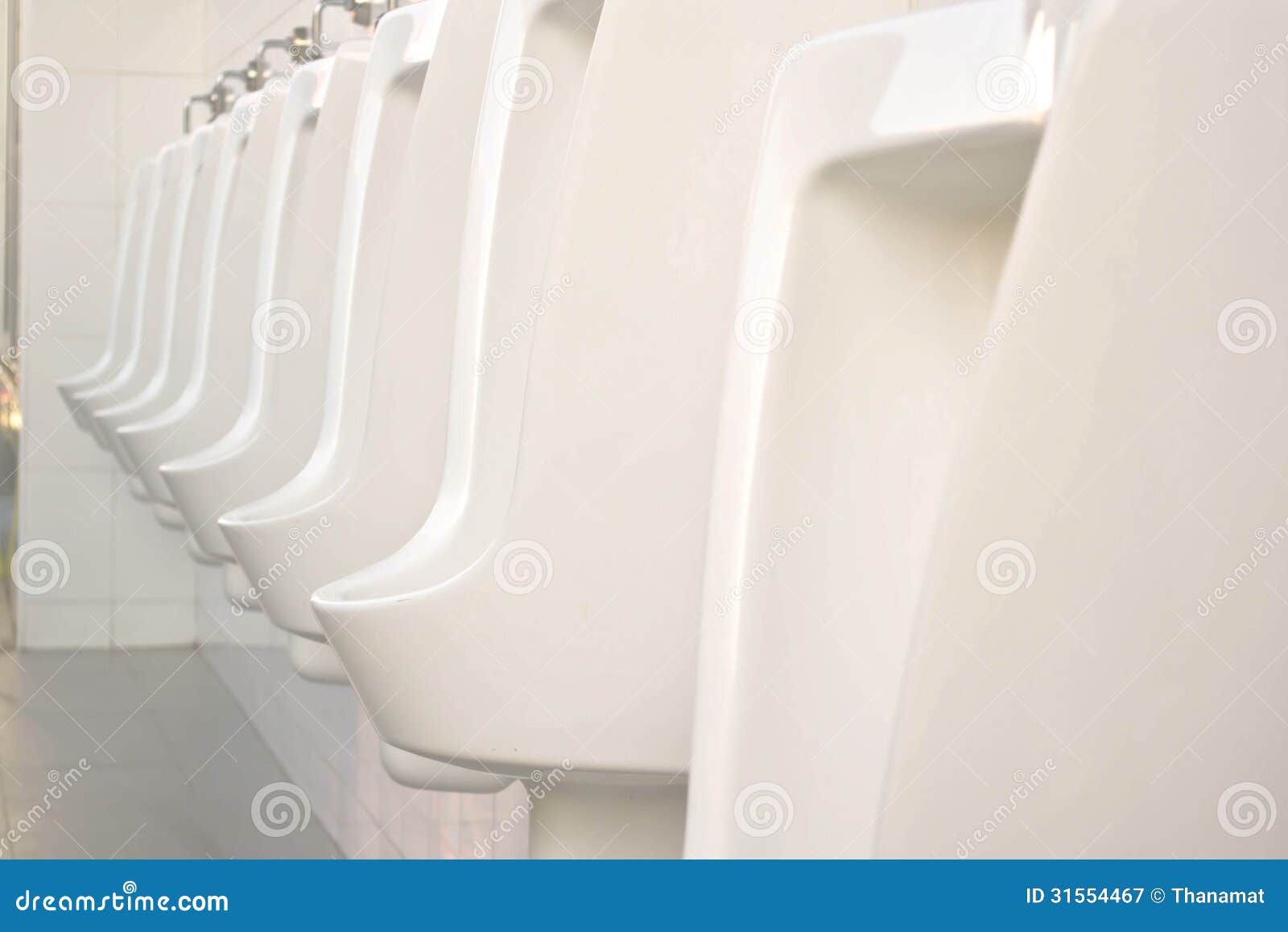 Toilette d'homme image stock. Image du luxe, masculin - 31554467