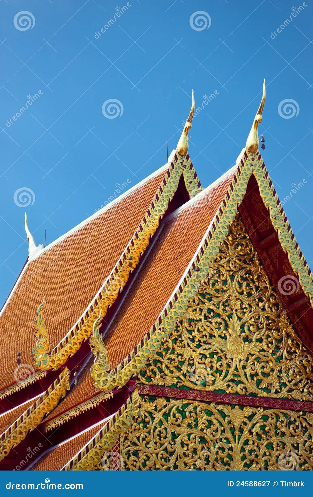 Toit de temple image stock. Image du traditionnel, fragment - 24588627