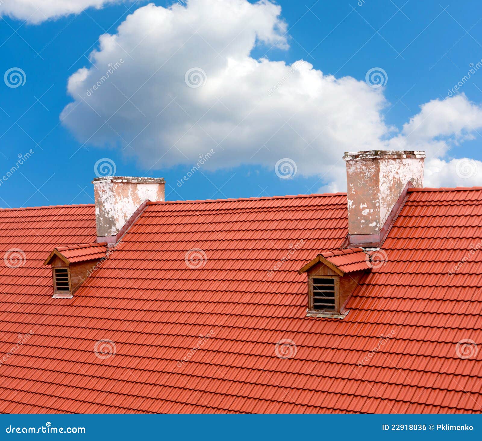 Toit de tuile rouge photo stock. Image du détail, maison - 22918036