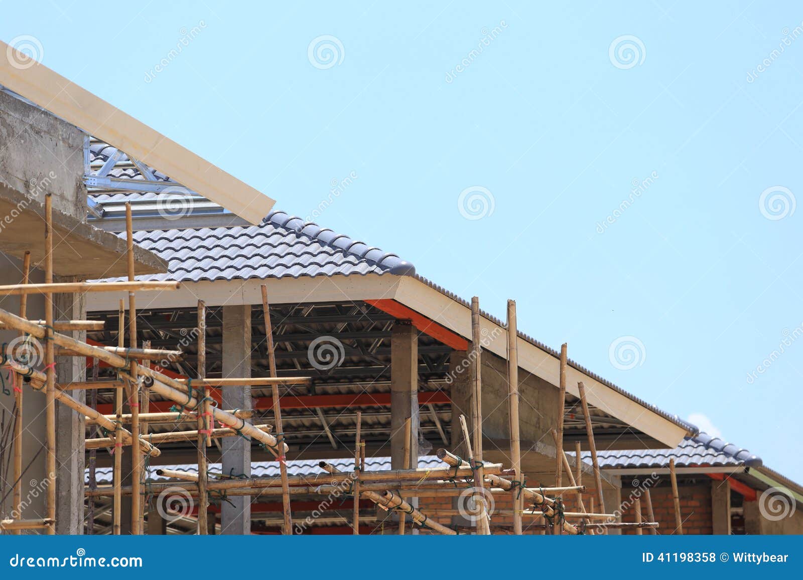 Toit En Construction Pour La Construction Individuelle Photo stock ...
