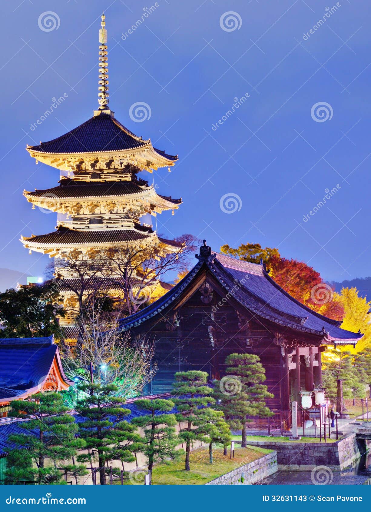 Toji-Pagode in Kyoto stockbild. Bild von osten, asien - 32631143