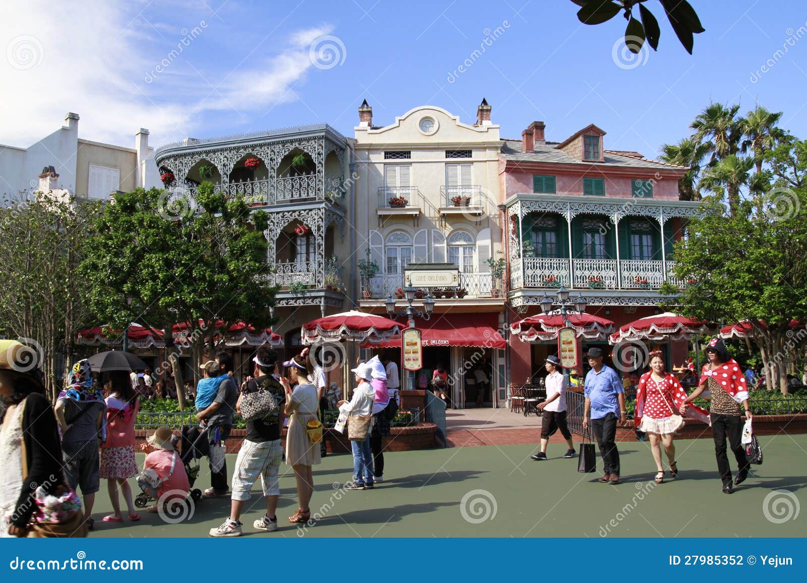 Tokyo Disneyland stores editorial photography. Image of stores - 27985352