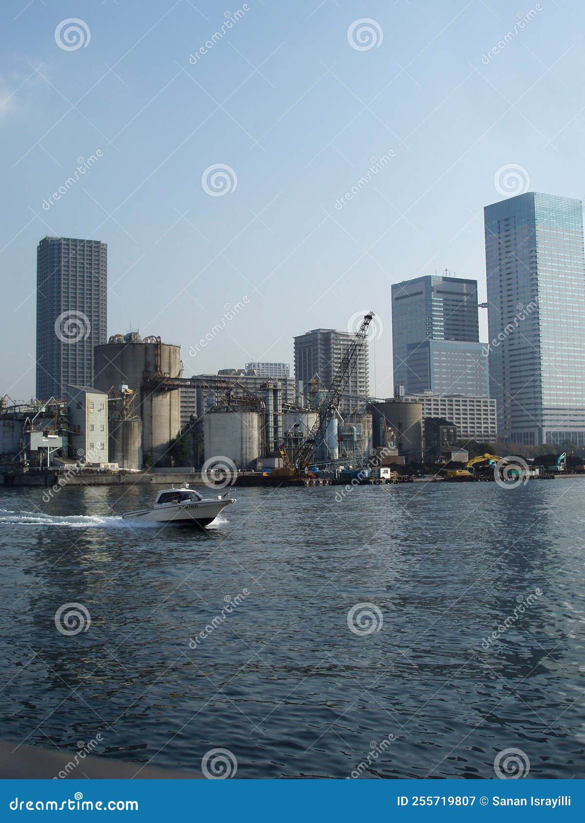 Tokyo Docks and City Skyline Editorial Photography - Image of horizon ...