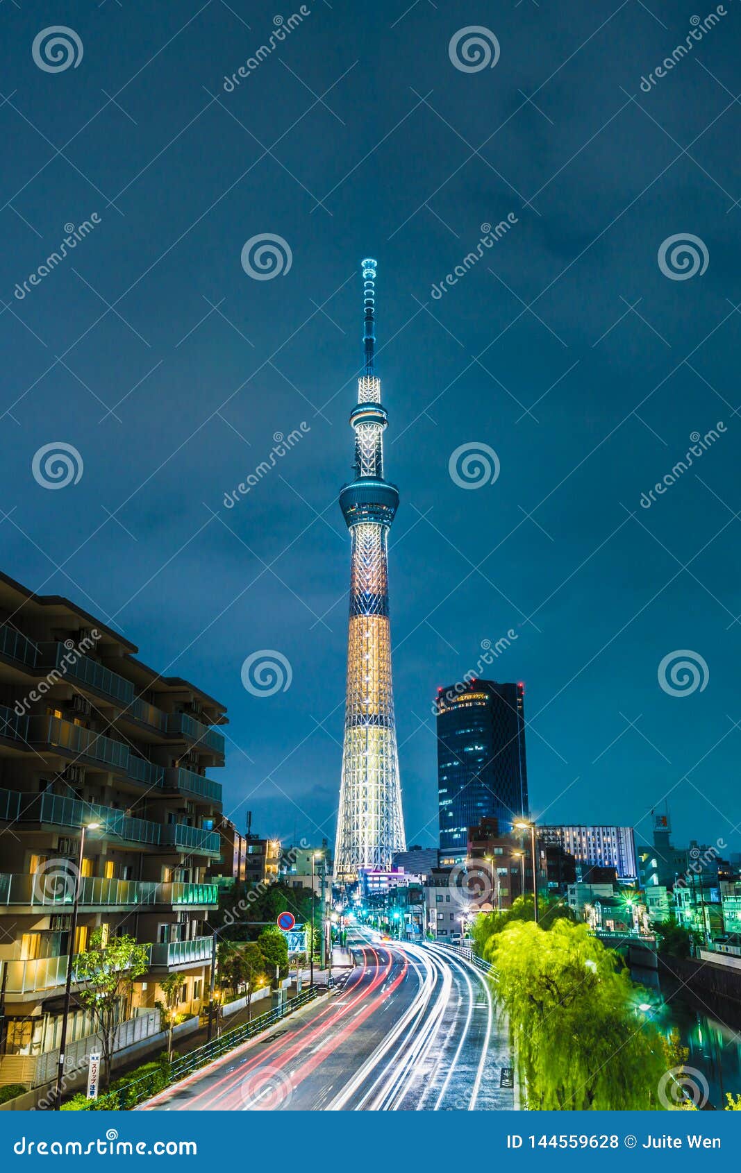 Tokyo Skytree. Vector Illustration Decorative Design | CartoonDealer ...