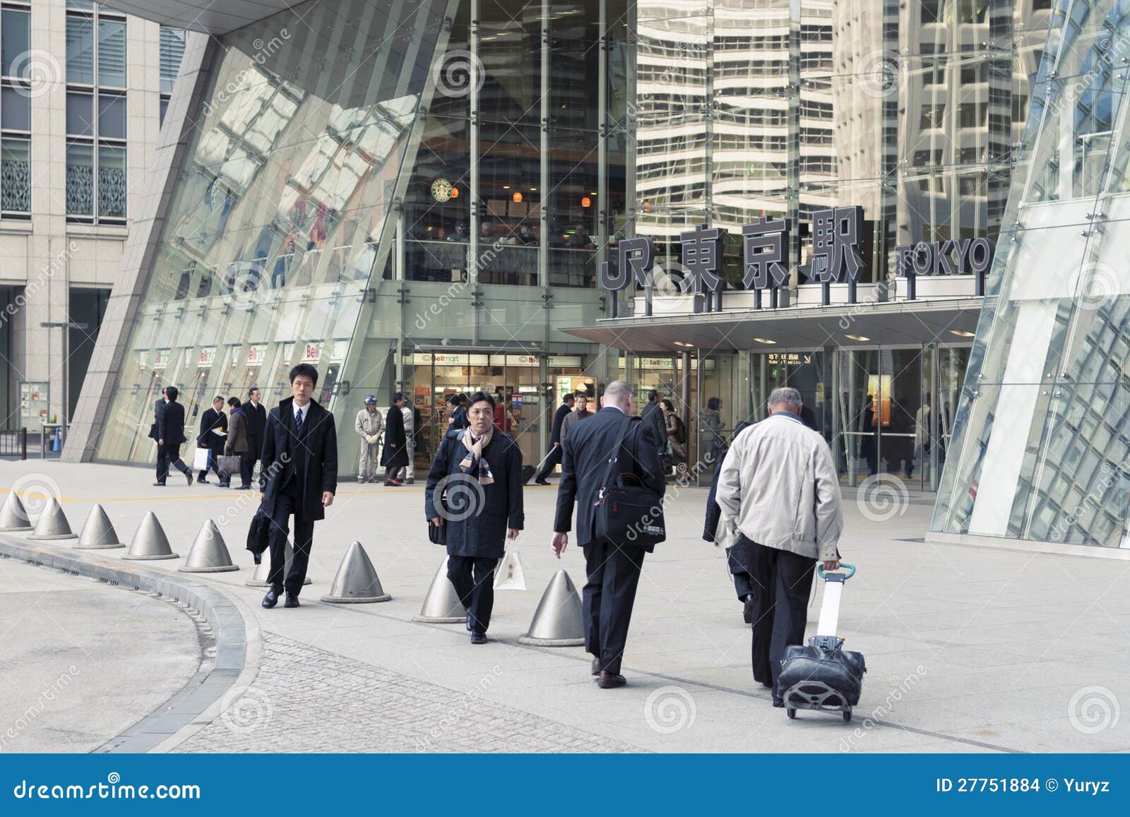 Tokyo JR Station editorial stock image. Image of japan - 27751884