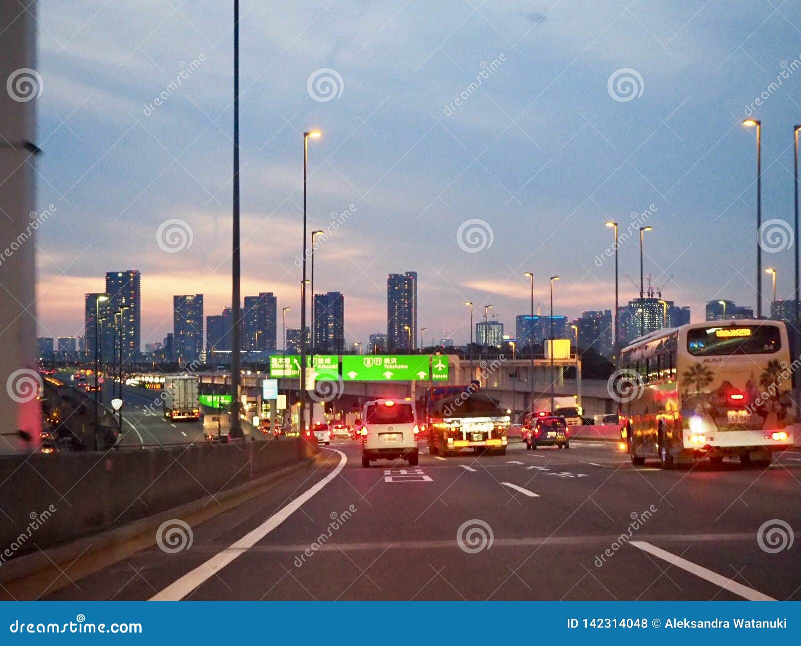 Tokyo Metropolitan Expressway Editorial Stock Photo - Image of cars ...