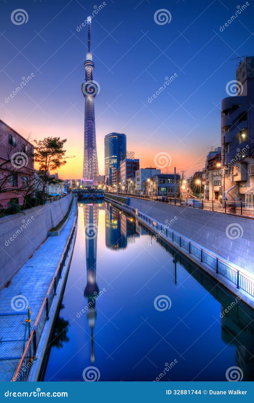 Tokyo Skytree Sunset Reflection Editorial Stock Image - Image of ...