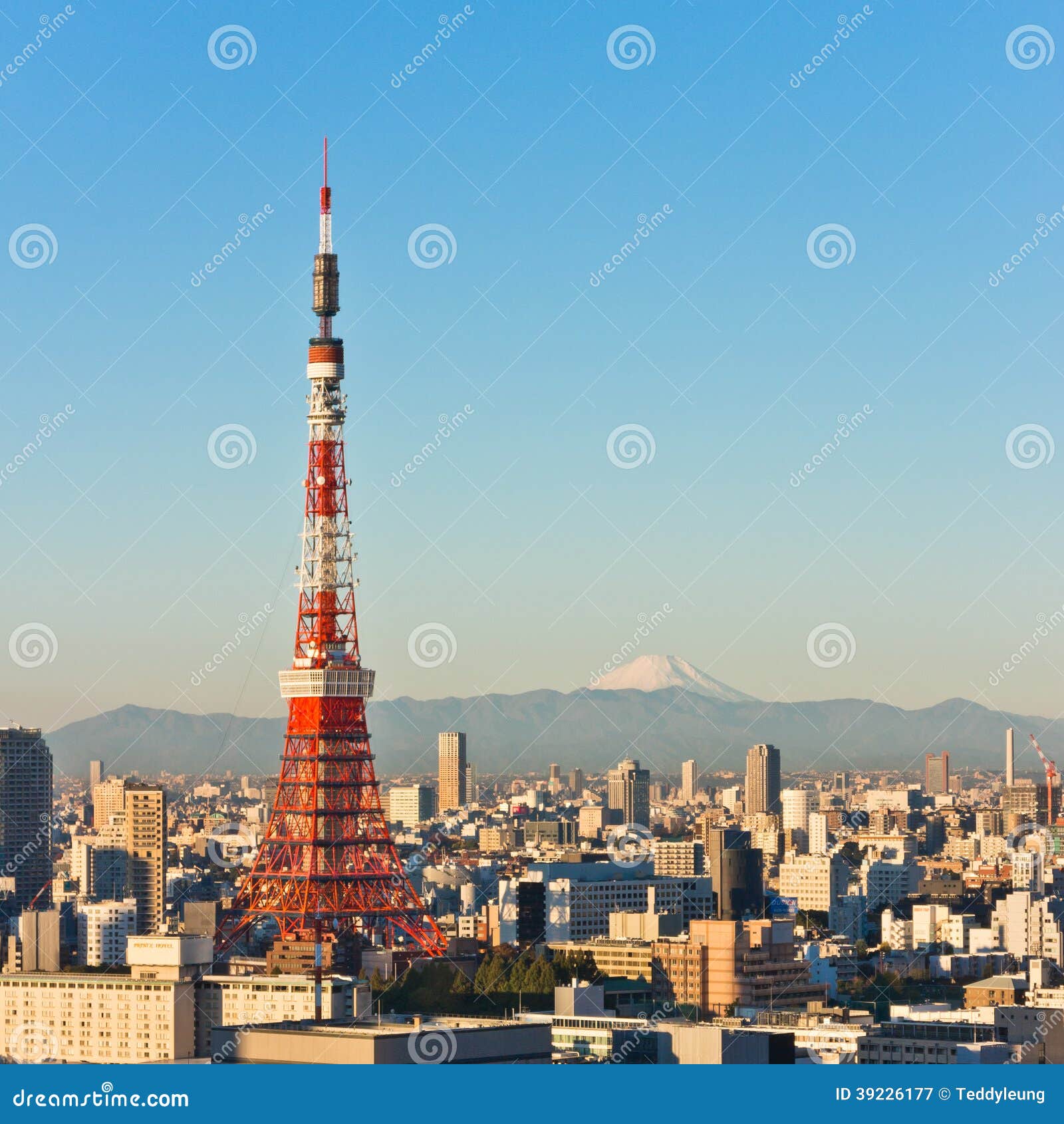 Tokyo stad och Mount Fuji redaktionell arkivbild. Bild av japan - 39226177