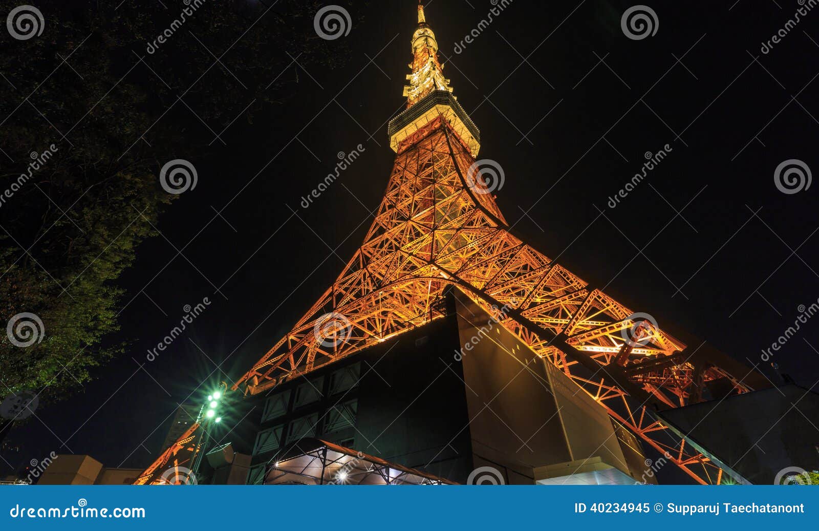 Tokyo Tower from the Bottom Stock Image - Image of city, landmark: 40234945