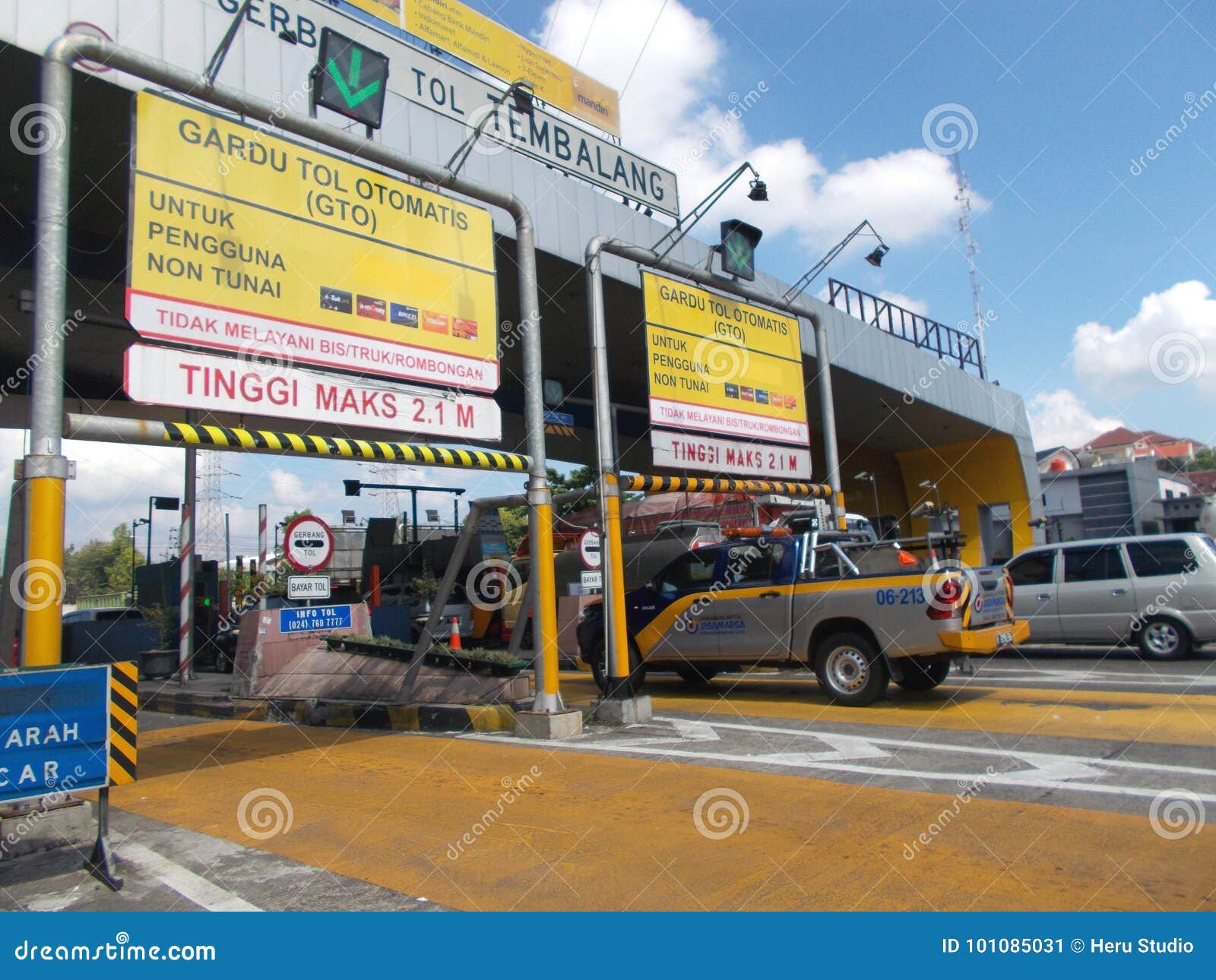 Toll gate in semarang 2 editorial photo. Image of road - 101085031