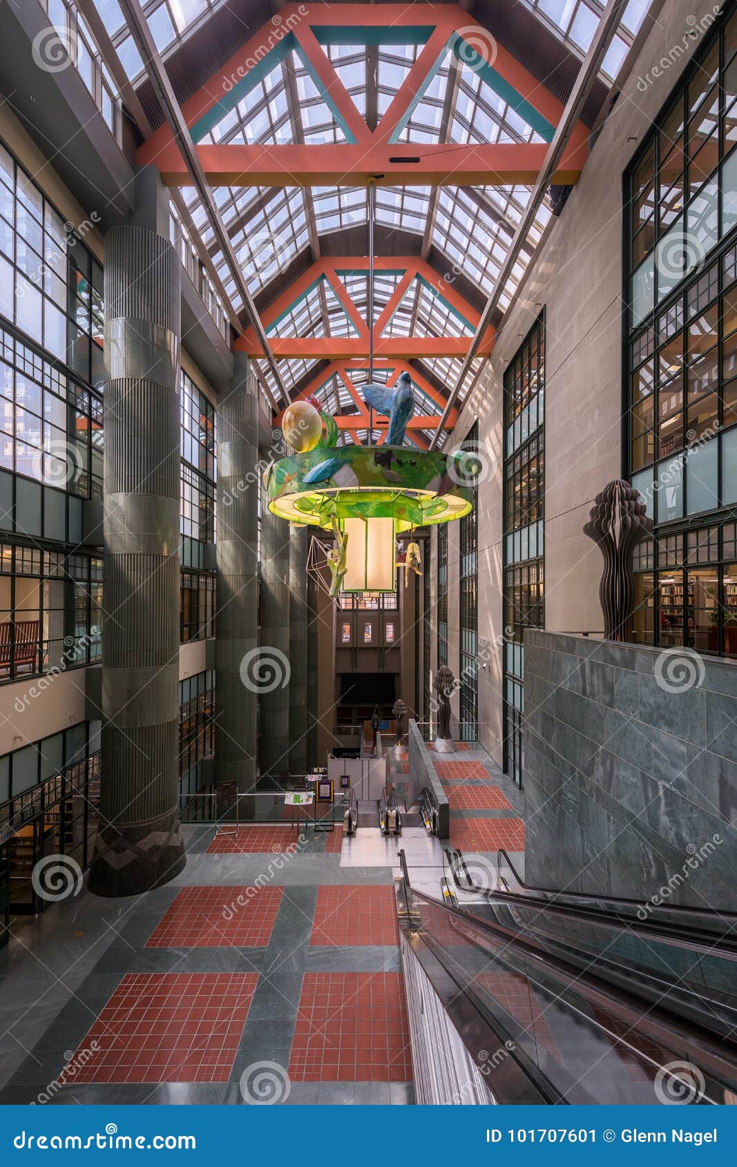 Los Angeles Public Library editorial photo. Image of escalator - 101707601