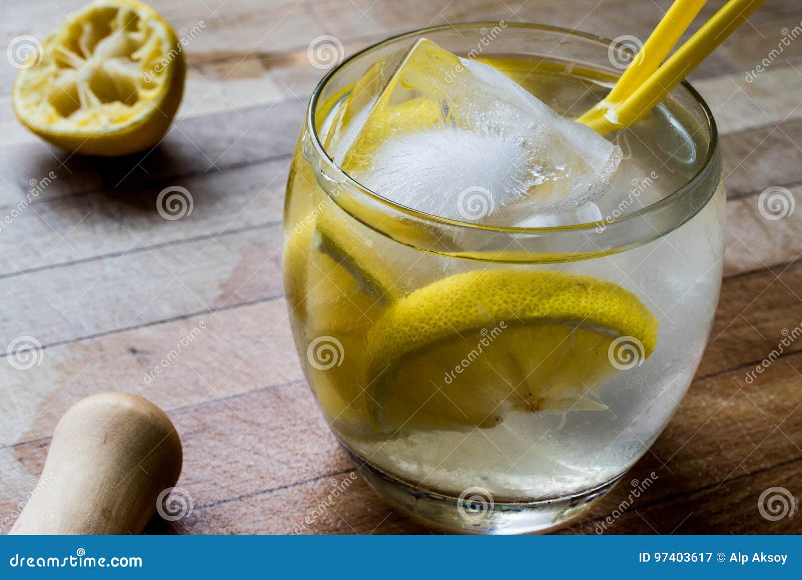 Tom Collins Cocktail with Lemon and Ice. Stock Image - Image of vodka ...