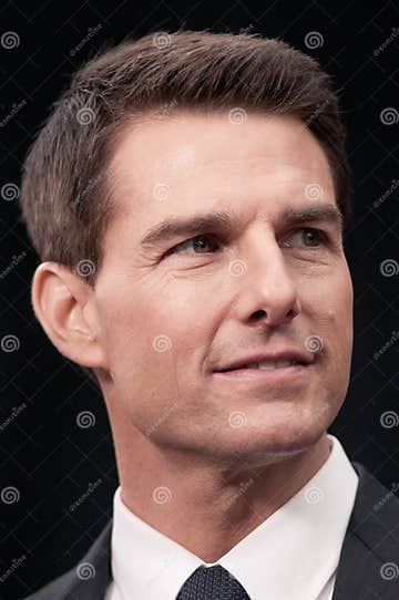 Tom Cruise Portrait editorial photography. Image of background - 22539562