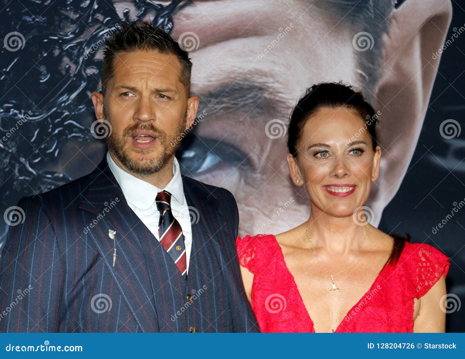 Tom Hardy e Kelly Marcel foto editorial. Imagem de scott - 128204726