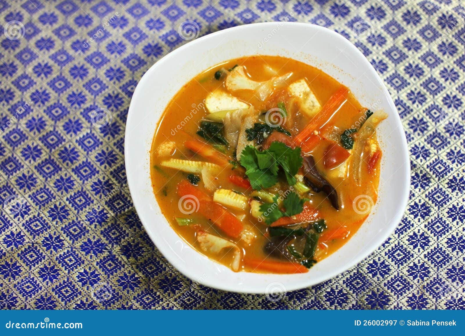Tom yum Suppe von Thailand stockbild. Bild von zitrone - 26002997
