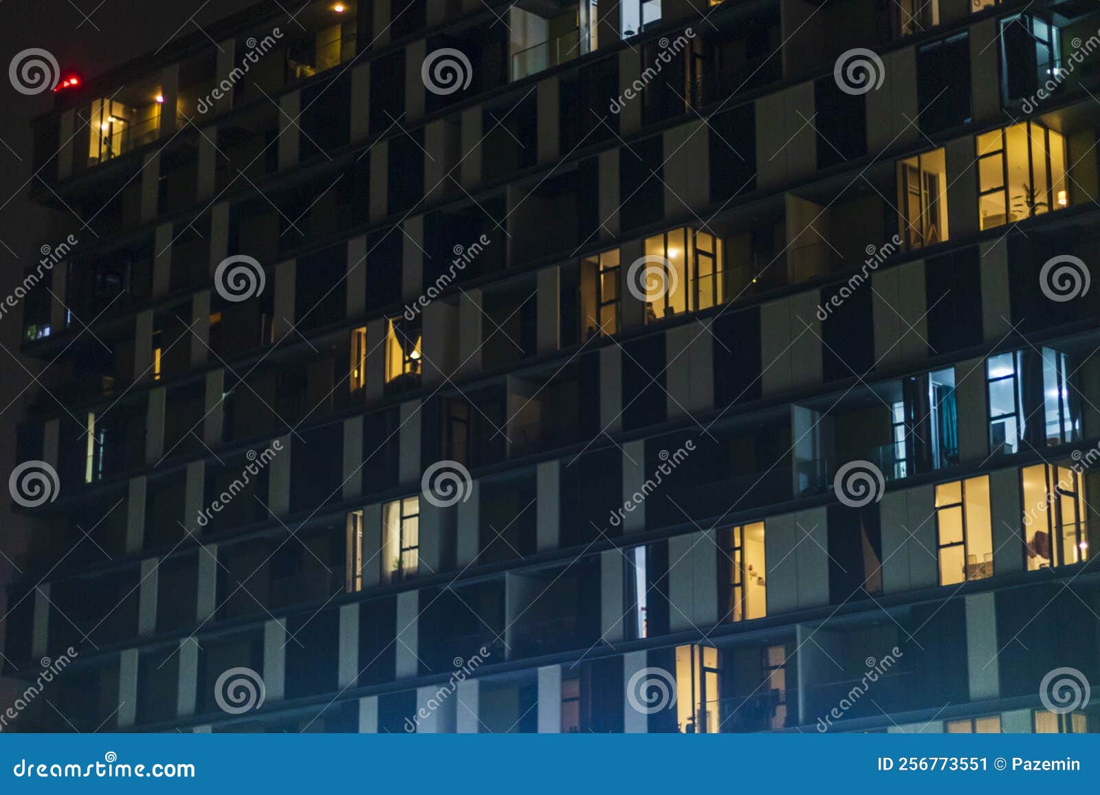 Toma De Concepto De La Fachada Del Edificio. Urbano Imagen de archivo - Imagen de casa, fachada ...
