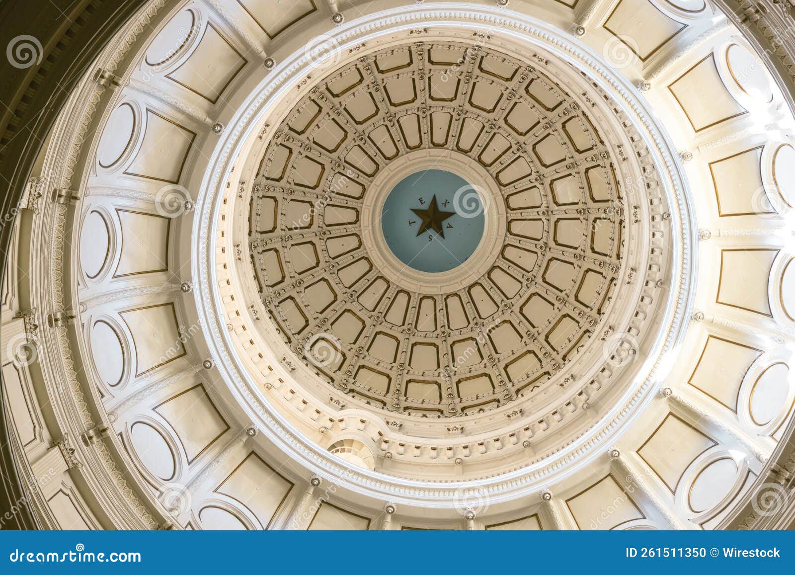 Toma Interior De La Cúpula Del Edificio De La Capital Texas Imagen ...
