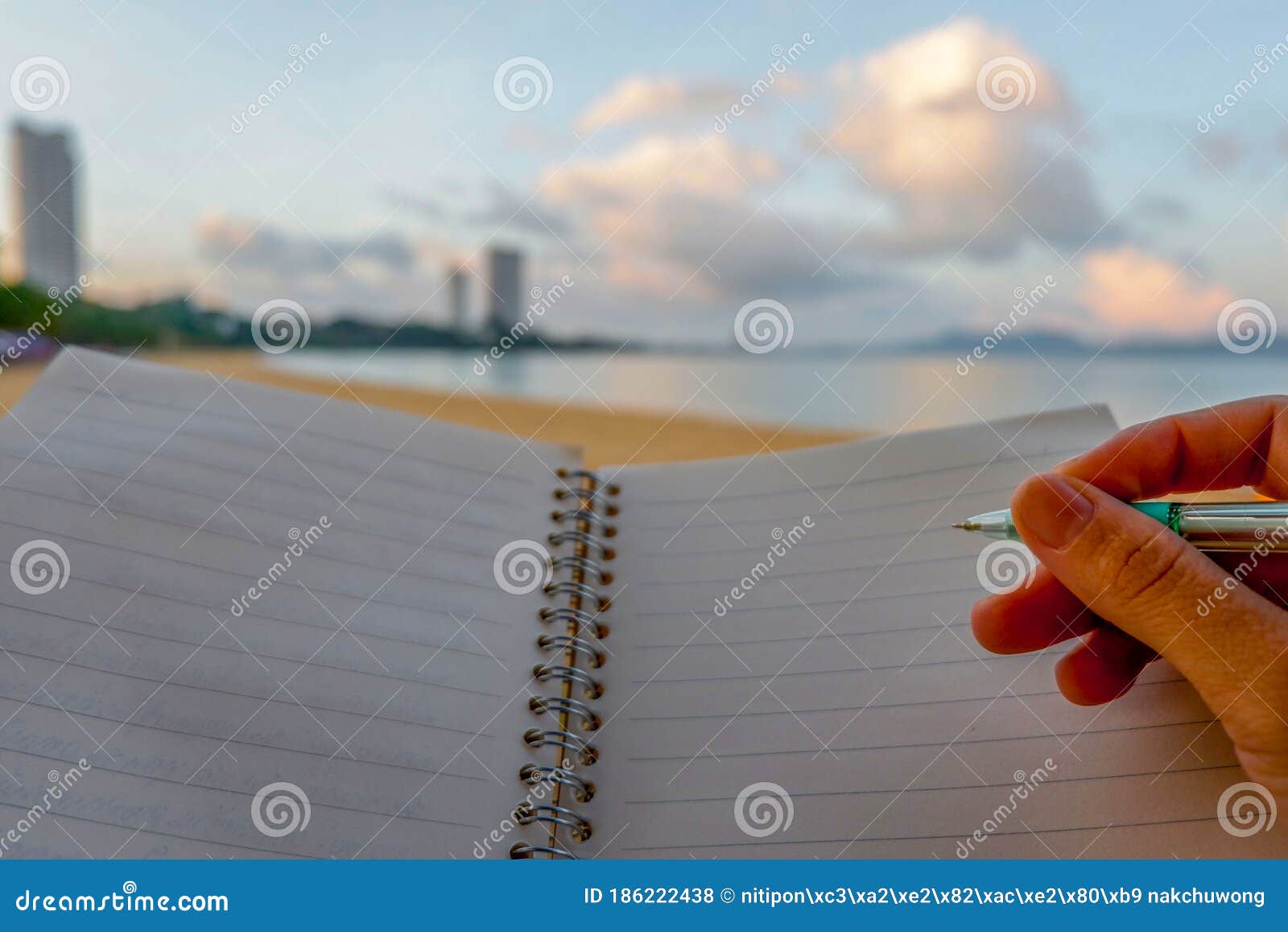 Tomar nota foto de archivo. Imagen de negocios, mujeres - 186222438