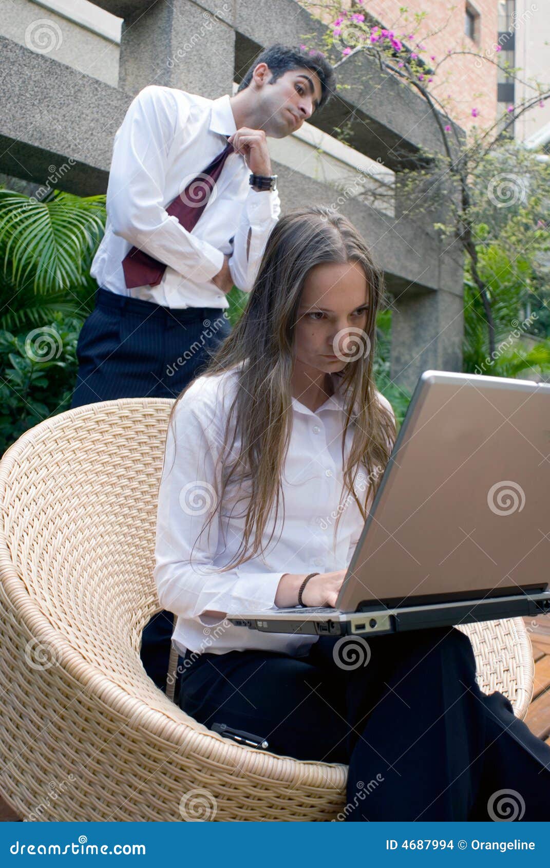 Tomar una ojeada foto de archivo. Imagen de manera, juego - 4687994