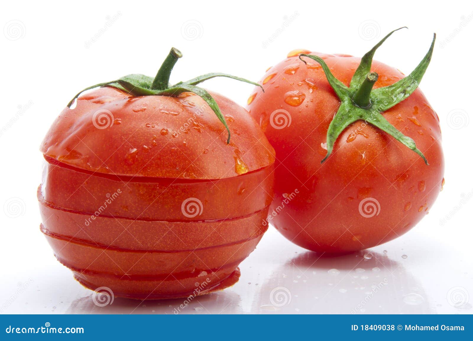 Tomate Lleno Y Rebanado Fresco Foto de archivo - Imagen de delicioso ...