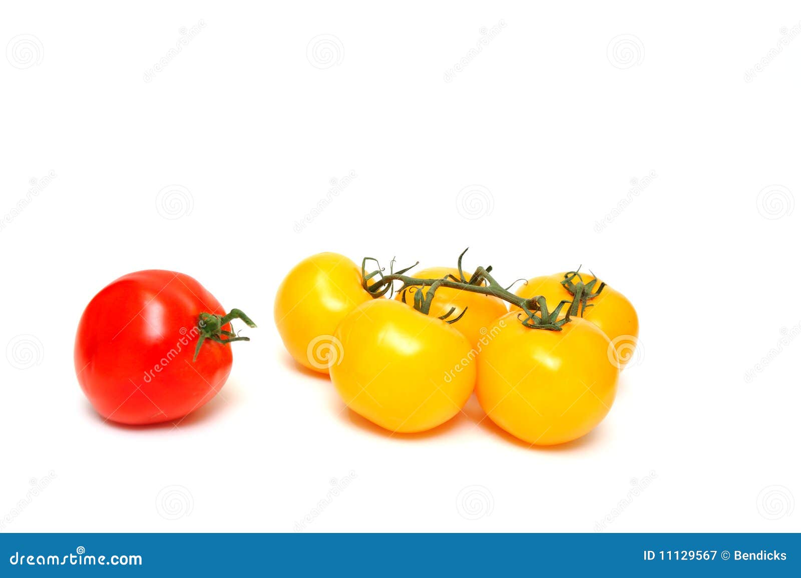 Tomate rouge et jaune image stock. Image of tomates, vert - 11129567