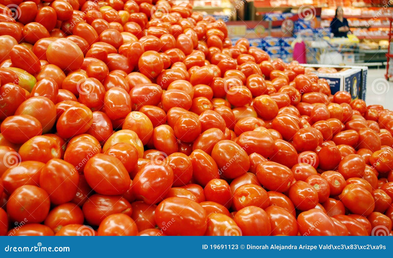 Tomatoes in the Supermarket Stock Image - Image of supermarket, tomato ...