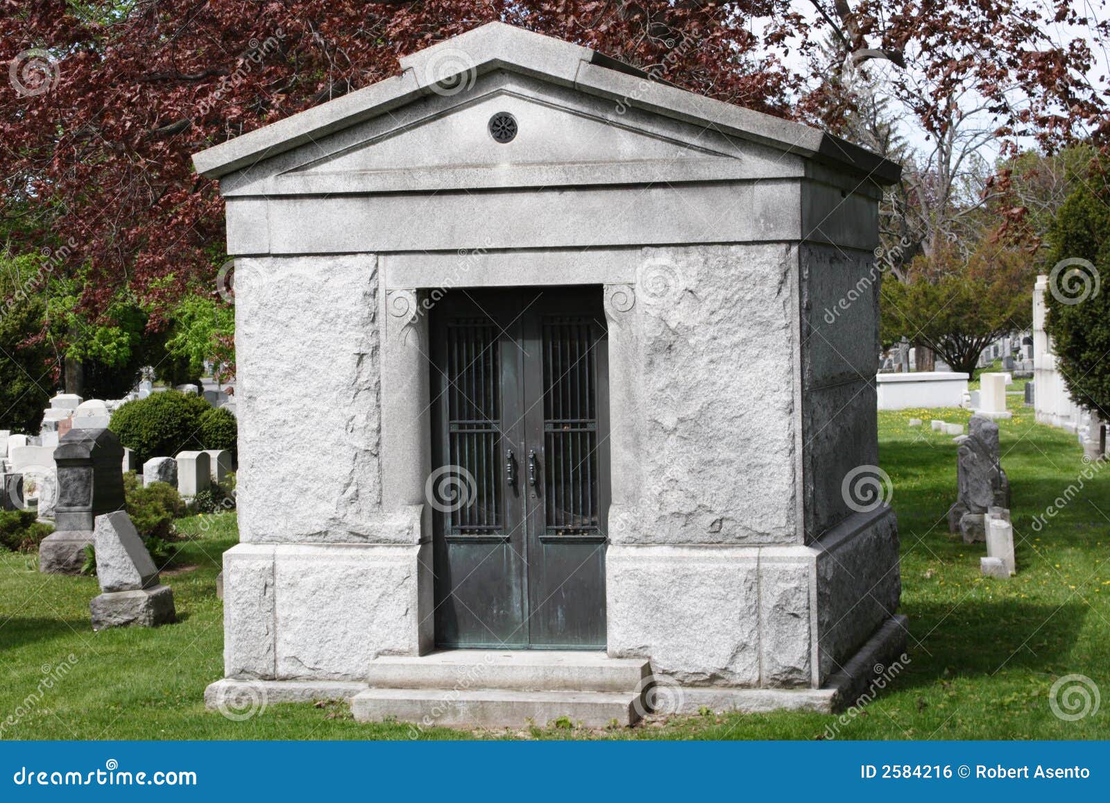 Tomb In Cemetery Royalty Free Stock Image - Image: 2584216