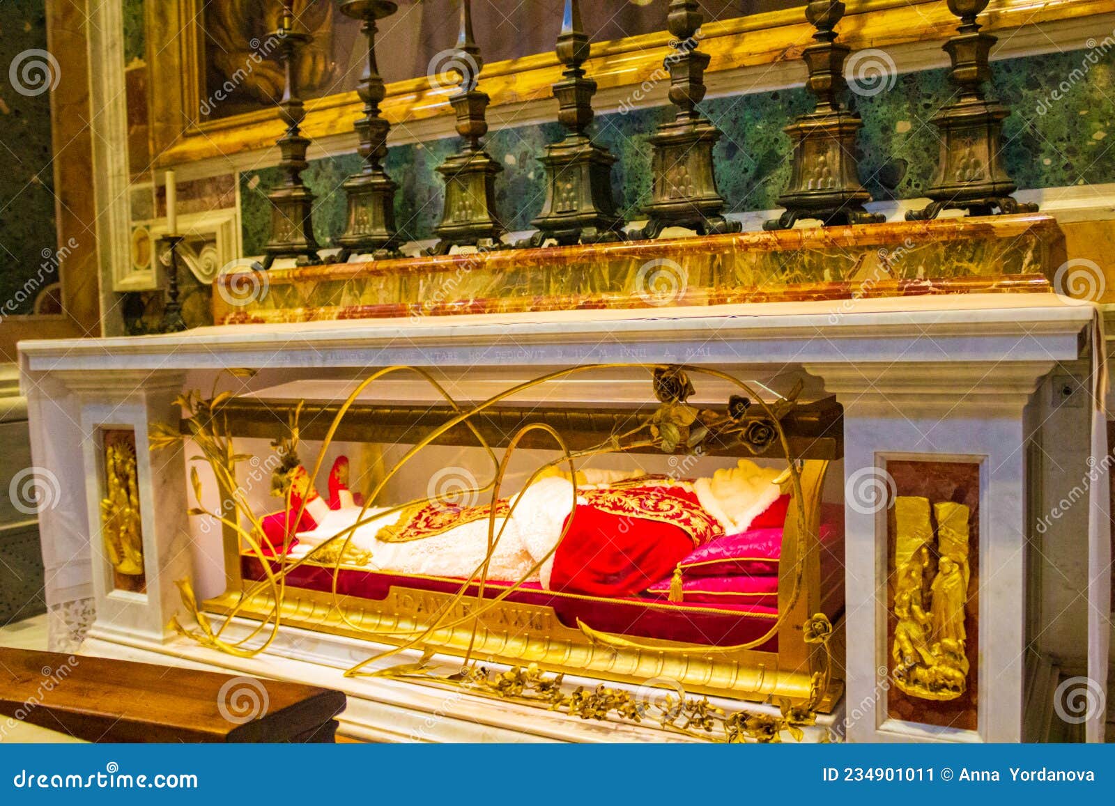 Tomb Pope St. Peter`s Basilica Vatican Editorial Photo - Image of ... Tomb Pope St. Peter`s Basilica Vatican Editorial Photo - Image of ...