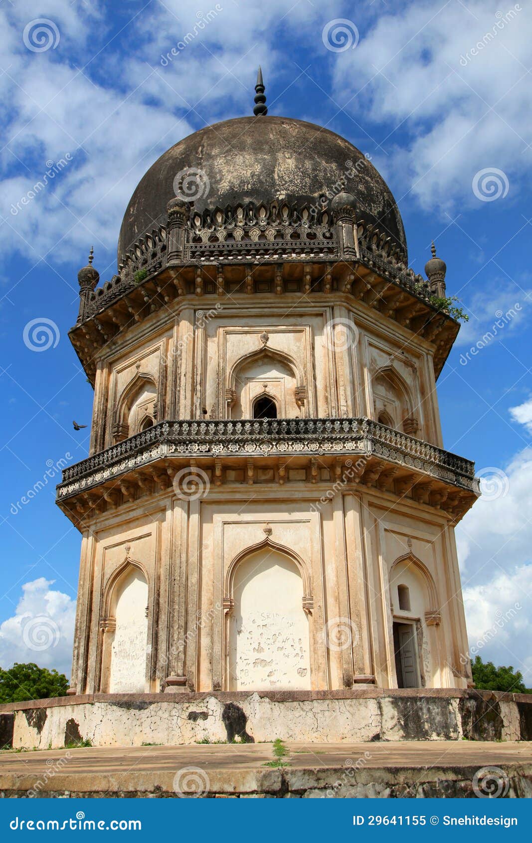 Tomb of Qutb shahi king stock image. Image of pradesh - 29641155