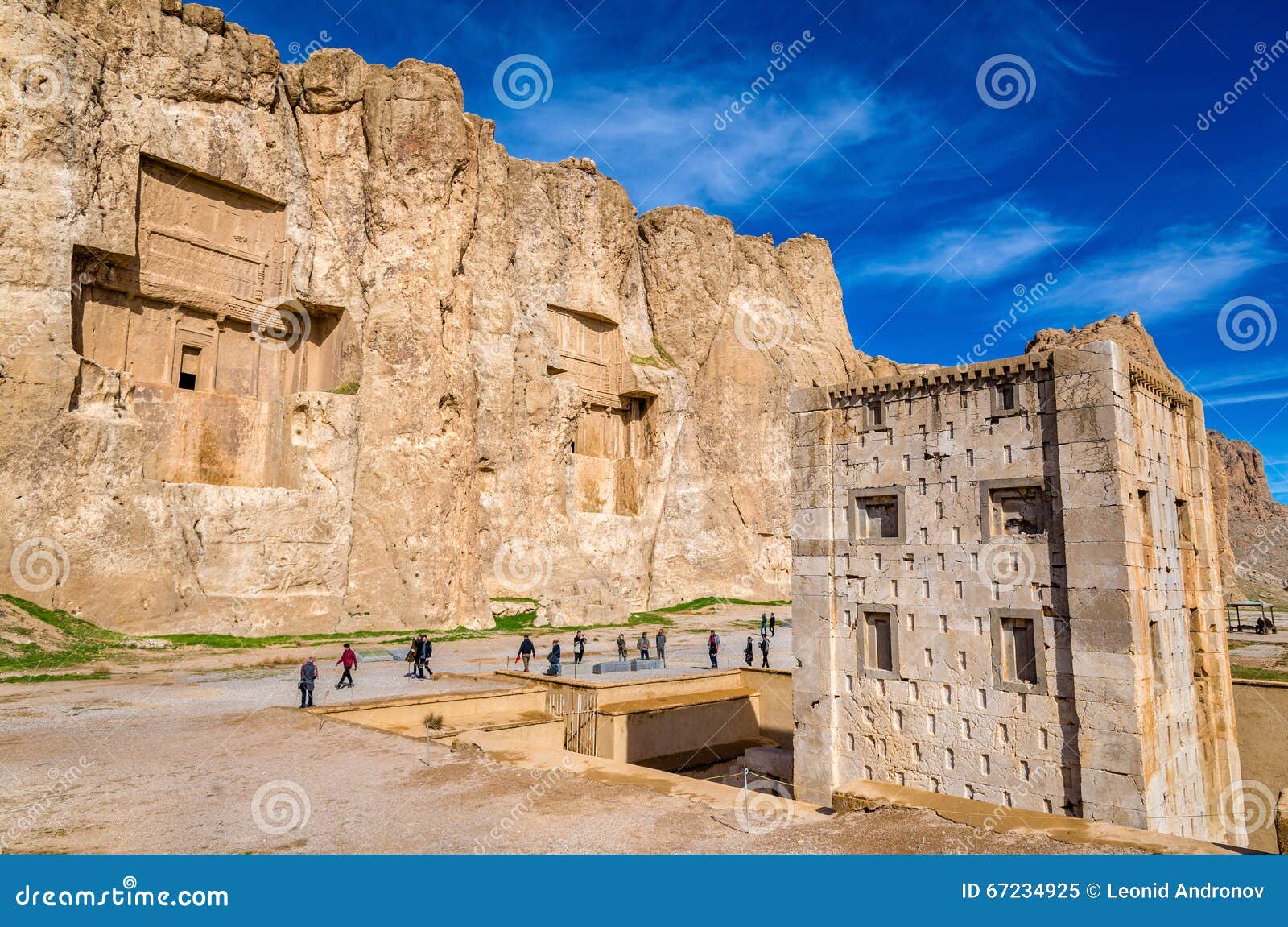 Tombe Antiche Di Re Dell'achemenide a Naqsh-e Rustam Nell'Iran Immagine ...