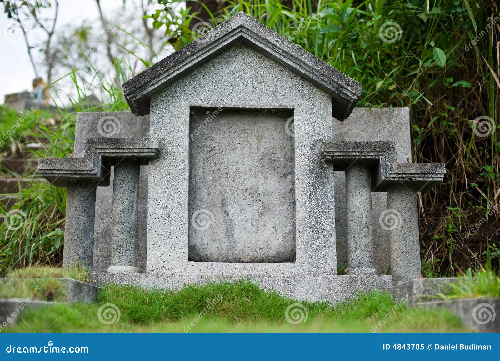 Tombe Chinoise Avec La Pierre Tombale Blanc Image stock - Image du ...