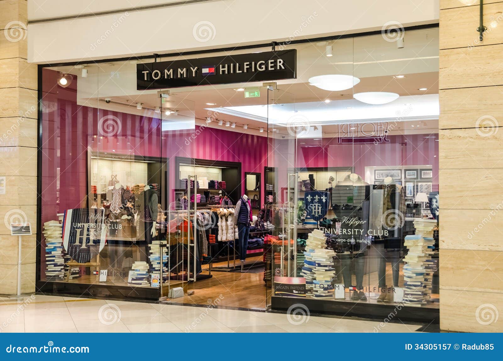 Tommy Hilfiger Store fotografía editorial. Imagen de ropas - 34305157