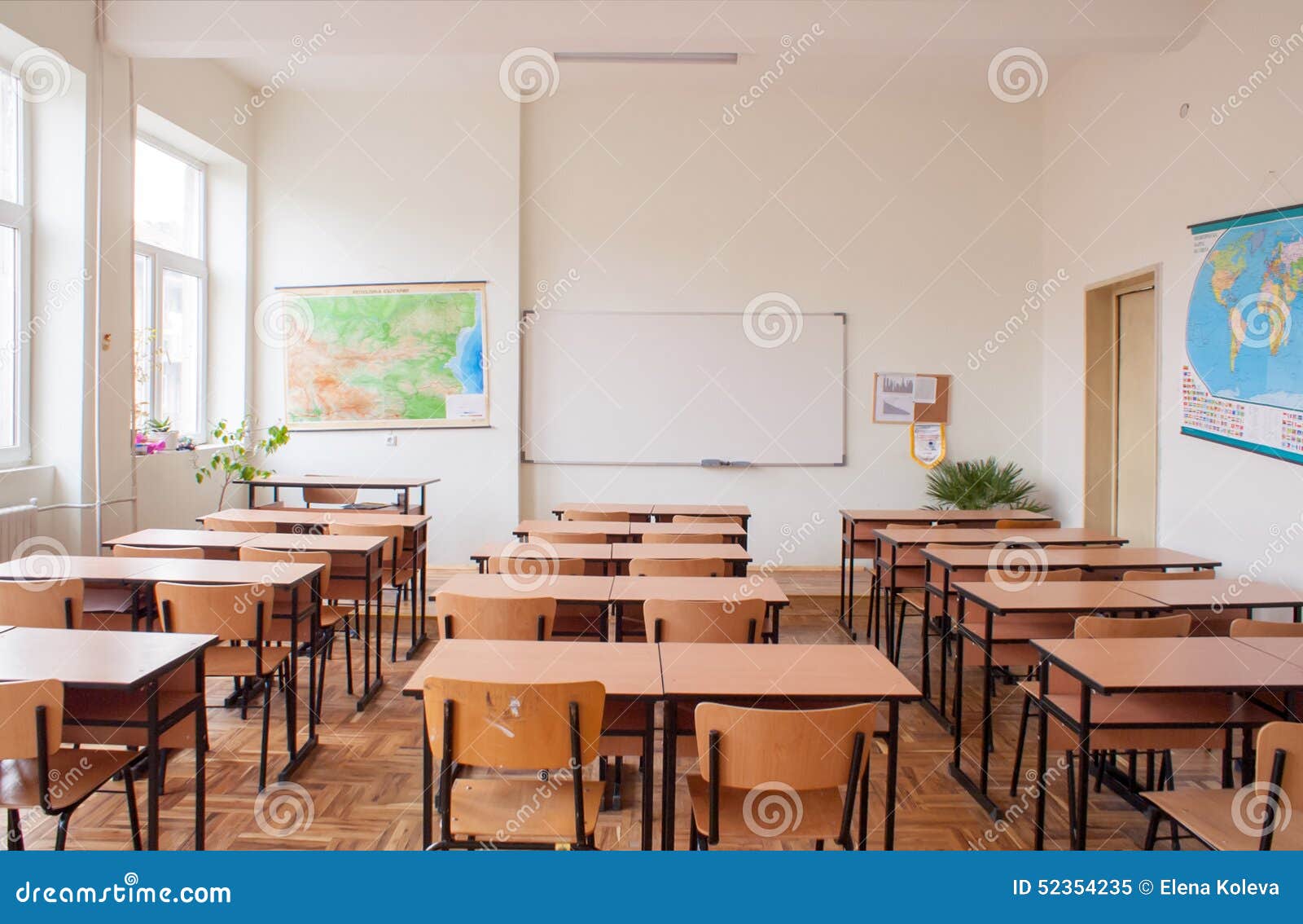 Tomt klassrum fotografering för bildbyråer. Bild av boaen - 52354235
