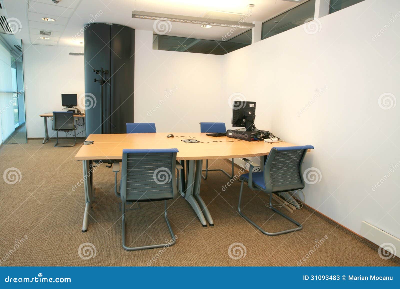 Tomt modernt kontor fotografering för bildbyråer. Bild av stil - 31093483