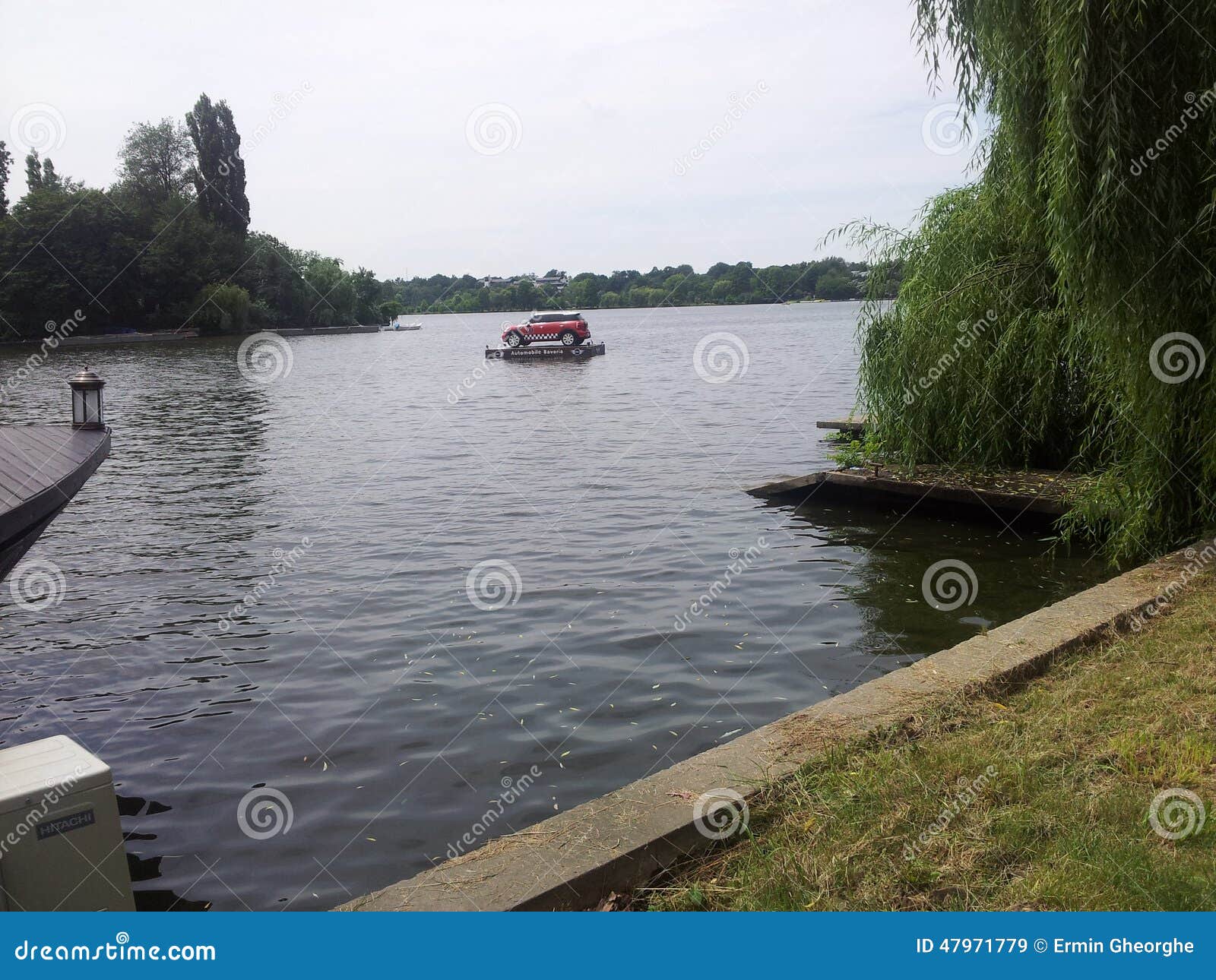 Tonelero flotante imagen de archivo editorial. Imagen de premio - 47971779
