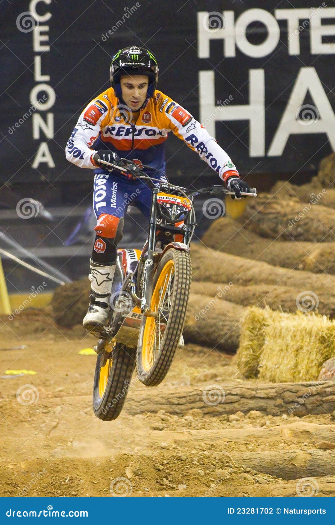 Toni Bou in action editorial photography. Image of action - 23281702