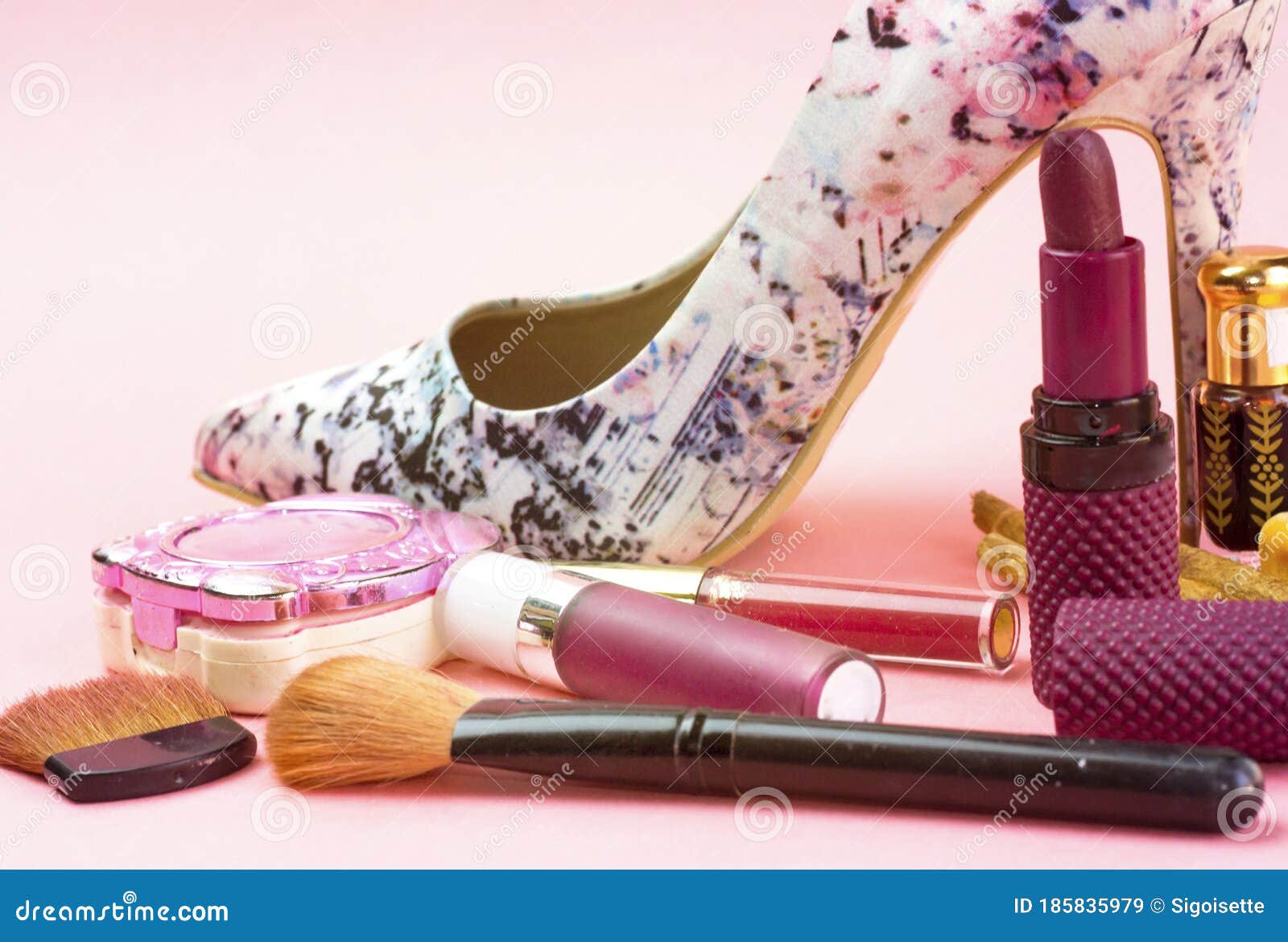Tools Make Up and Floral Pumps Stock Image - Image of cosmetic, liner ...