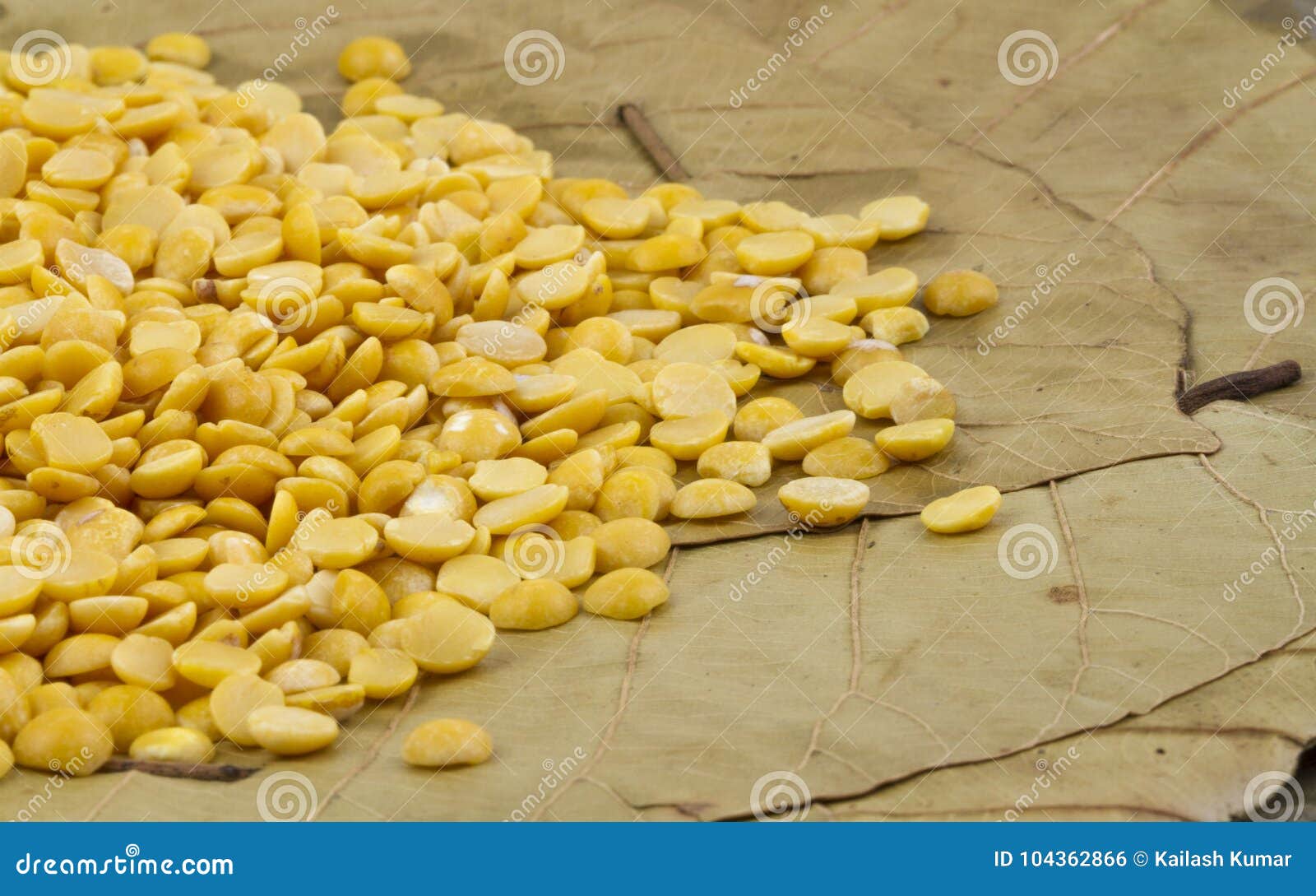 Toor Dal stockfoto. Bild von linsen, trocken, platte - 104362866