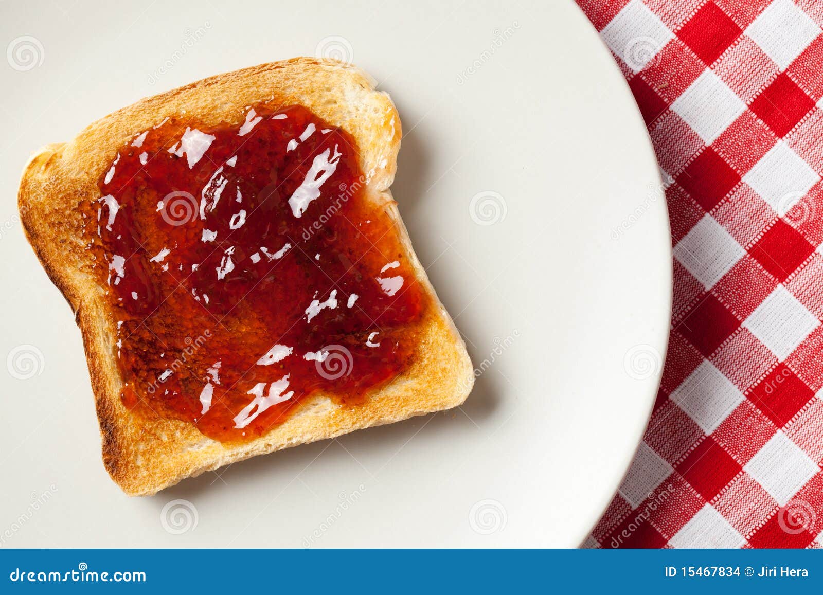 Toost met jam stock foto. Image of versheid, karmozijnrood - 15467834