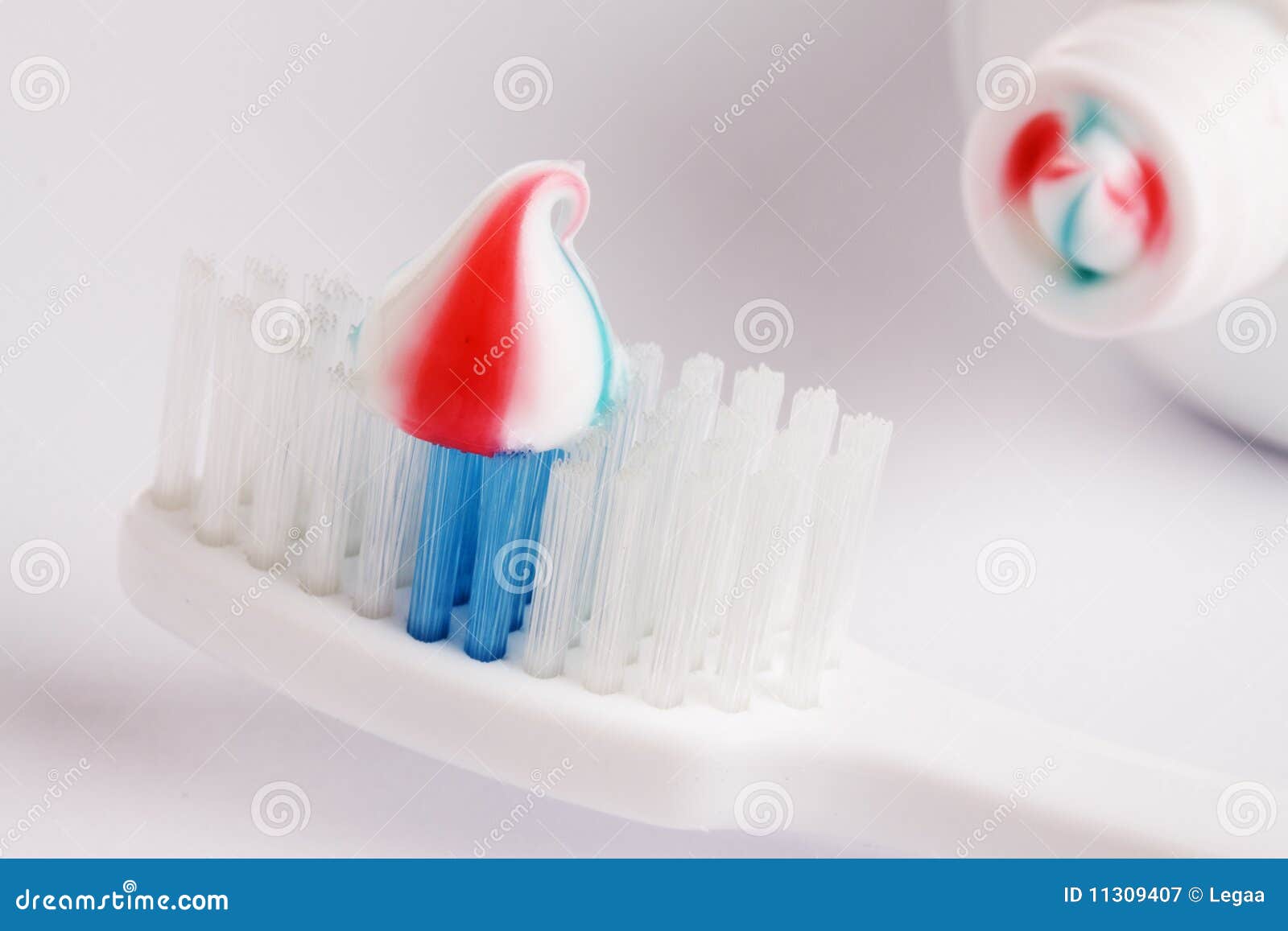 Toothbrush with toothpaste stock image. Image of morning - 11309407