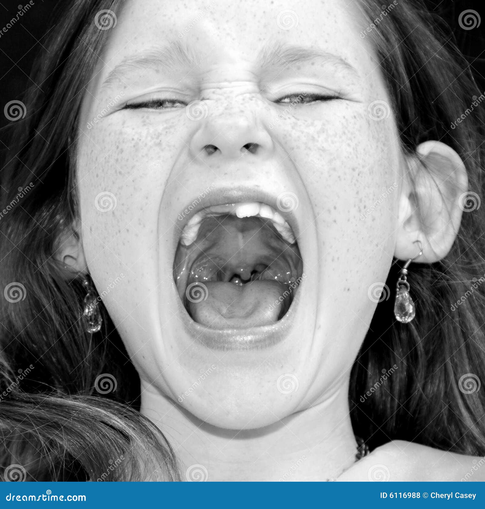 Toothless Young Girl Yelling Stock Photo - Image of mouth, missing: 6116988