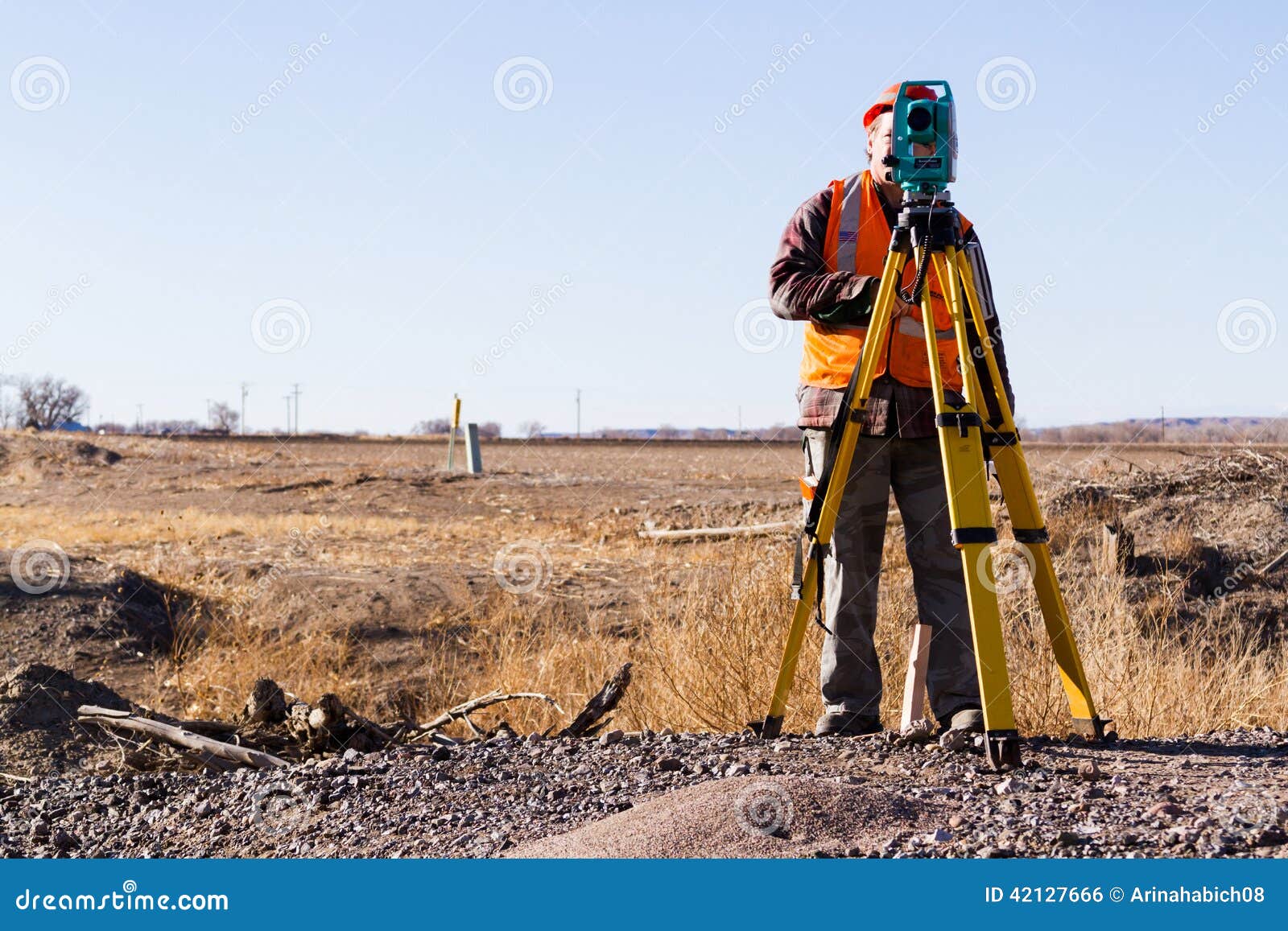 Topógrafos da terra foto editorial. Imagem de ferrovia - 42127666