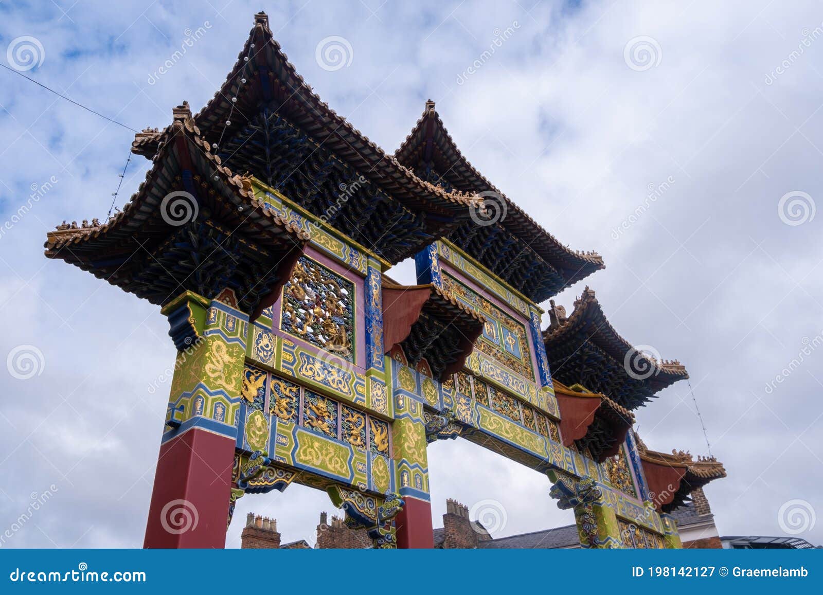 Chinese Arch Gate And Chinese Tourists At Du Fu Thatched Cottage Park ...