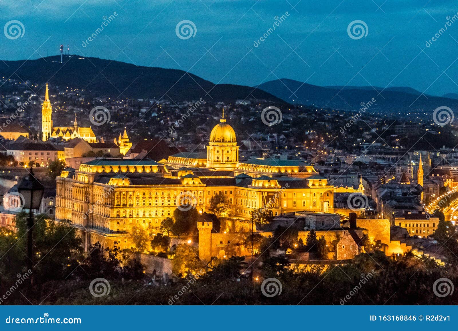 Historical Buda Castle at Night Stock Photo - Image of gellert ...