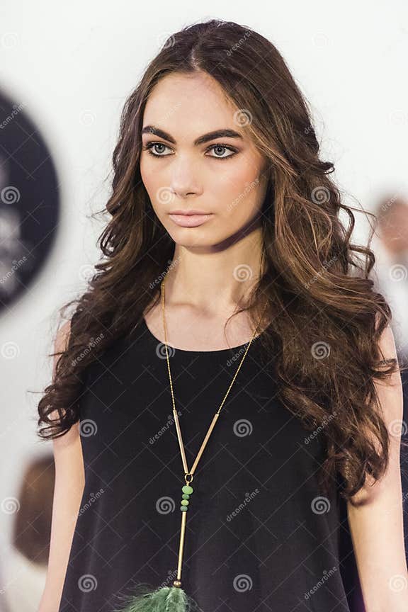 Top Model Romania image éditorial. Image du mode, bucarest - 63802525