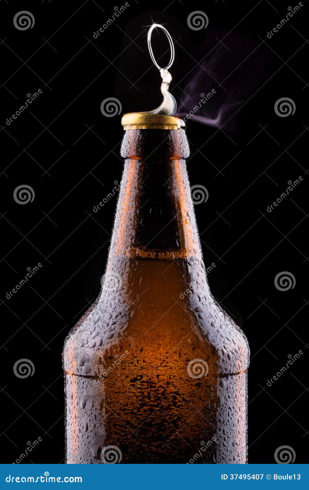 Top of Open Wet Beer Bottle Stock Image - Image of lager, neck: 37495407